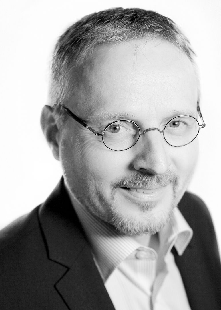 ANSPRECHPARTNER - DE